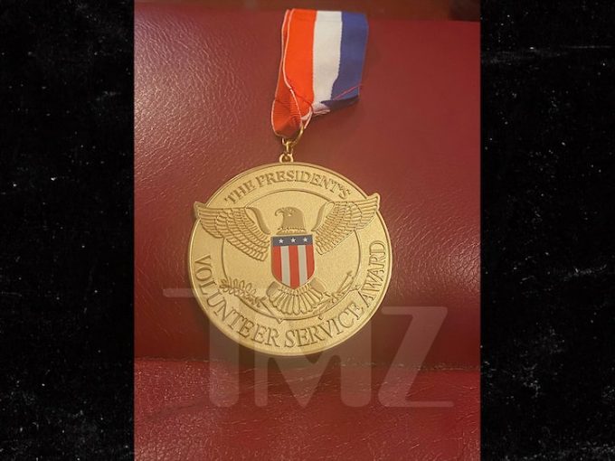 Waka Flocka Flame Receives Lifetime Achievement Award from Donald Trump ...